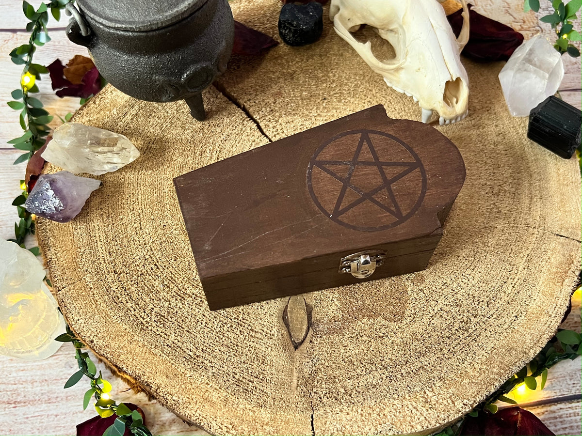 Coffin Travelling Witch Altar – The Crow's Cauldron